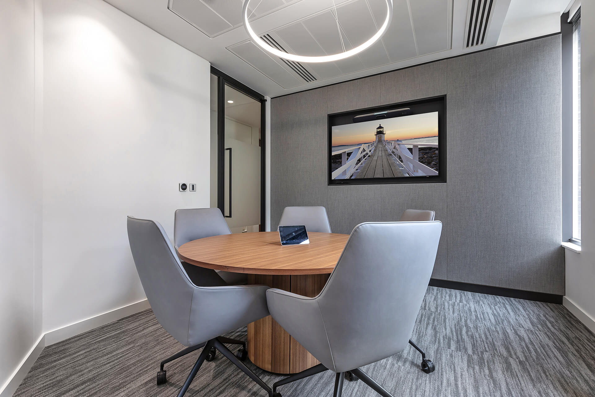 Office Design London | Beachpoint Capital - work.place.create.